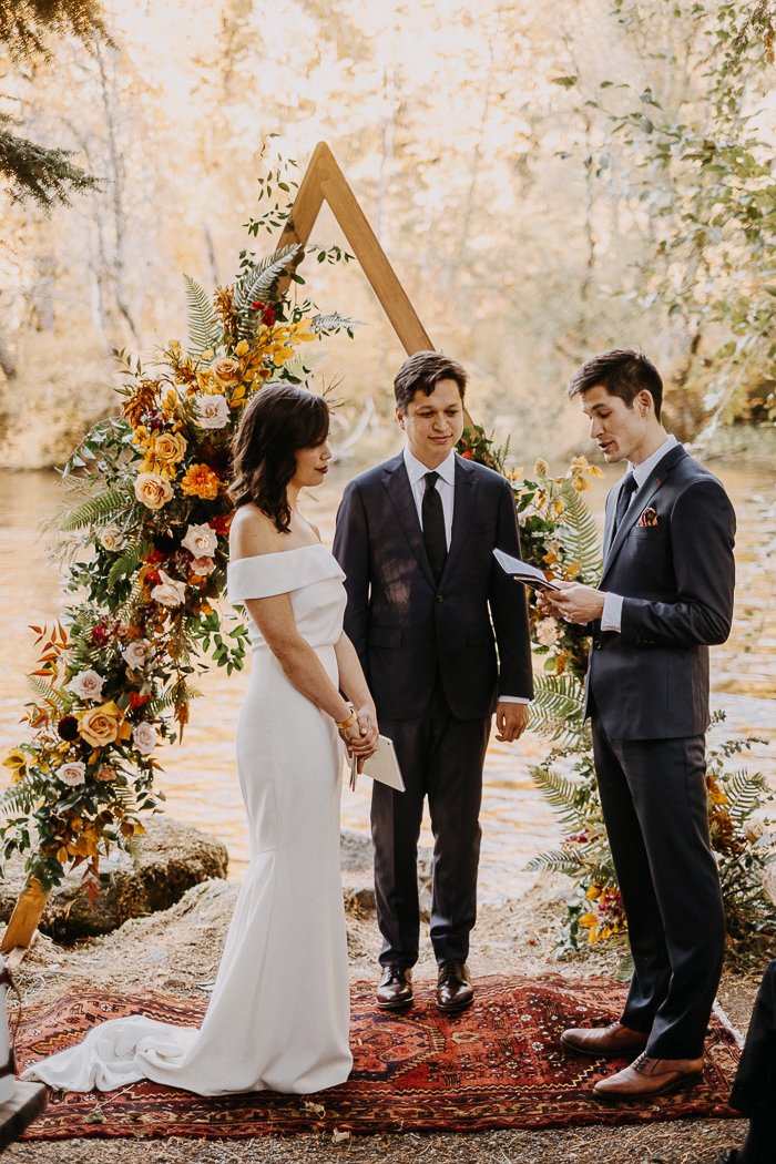 Fall Wedding Floral Arrangement Inspiration | Junebug Weddings