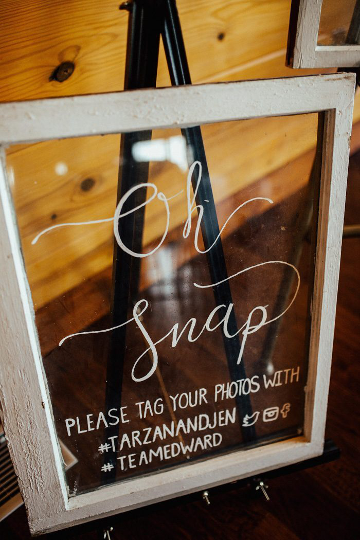 7 Tips for Creating a Seriously Fun DIY Photo Booth | Junebug Weddings