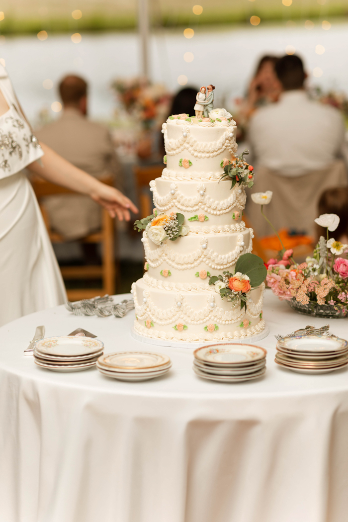Uniquely Vintage Green Prairie Sod Farms Wedding | Junebug Weddings