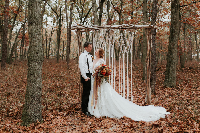The Fall Color Palette of This Frost Woods Park Wedding Inspiration ...