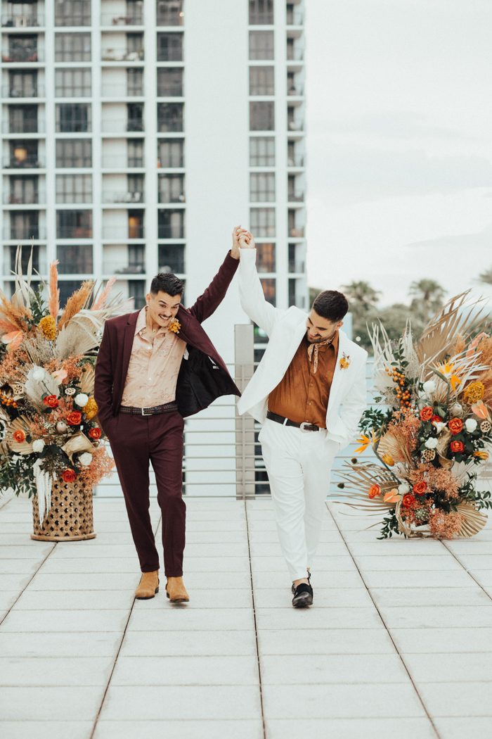 Fall Wedding Floral Arrangement Inspiration | Junebug Weddings
