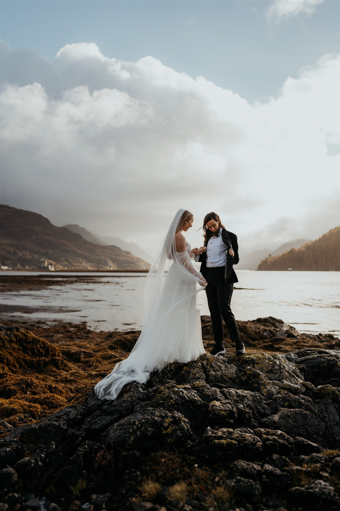 Ethereal and Elegant Isle of Skye Elopement | Junebug Weddings